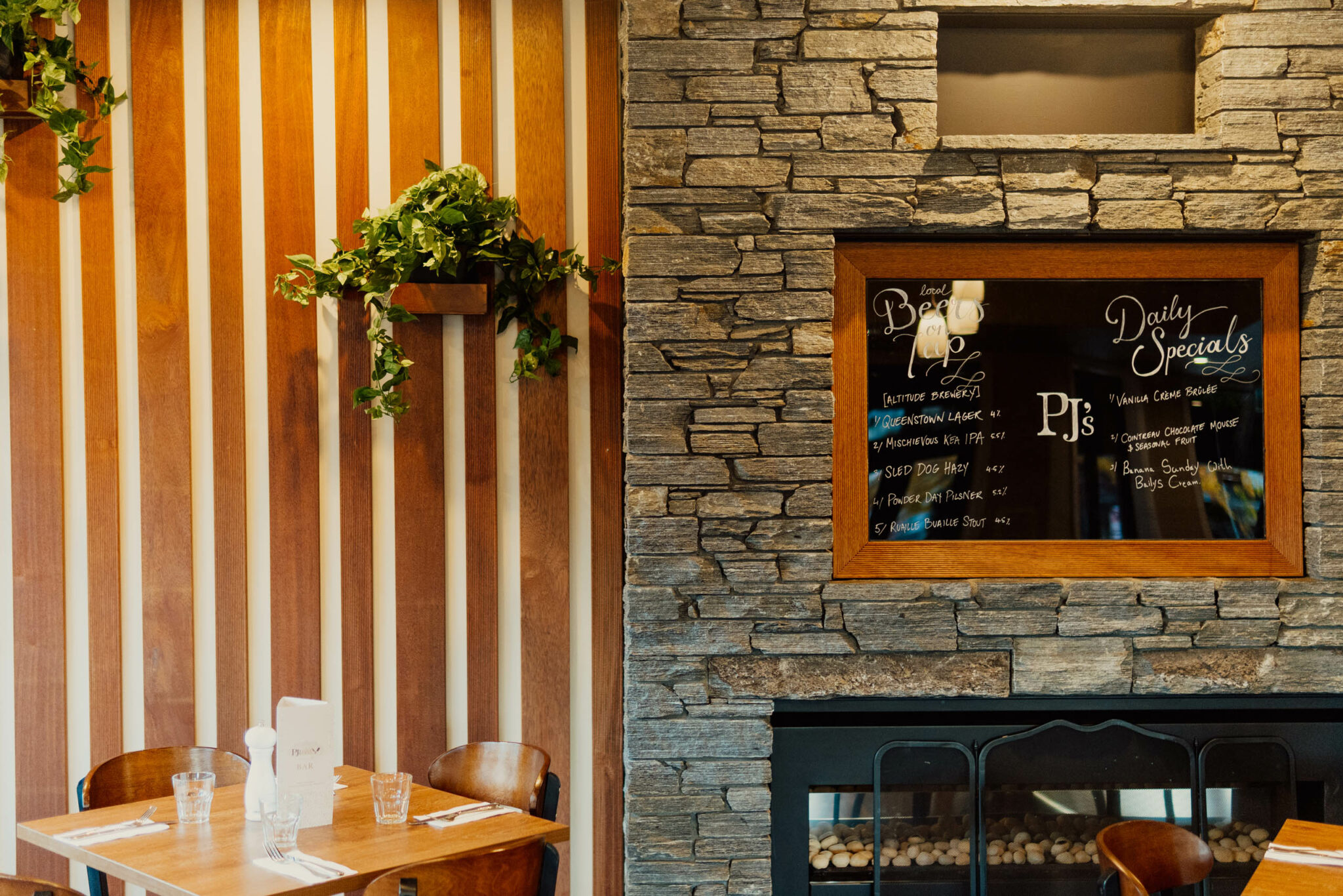 PJ's Bar and Grill – Discover the welcoming ambience of PJ's Bar ...